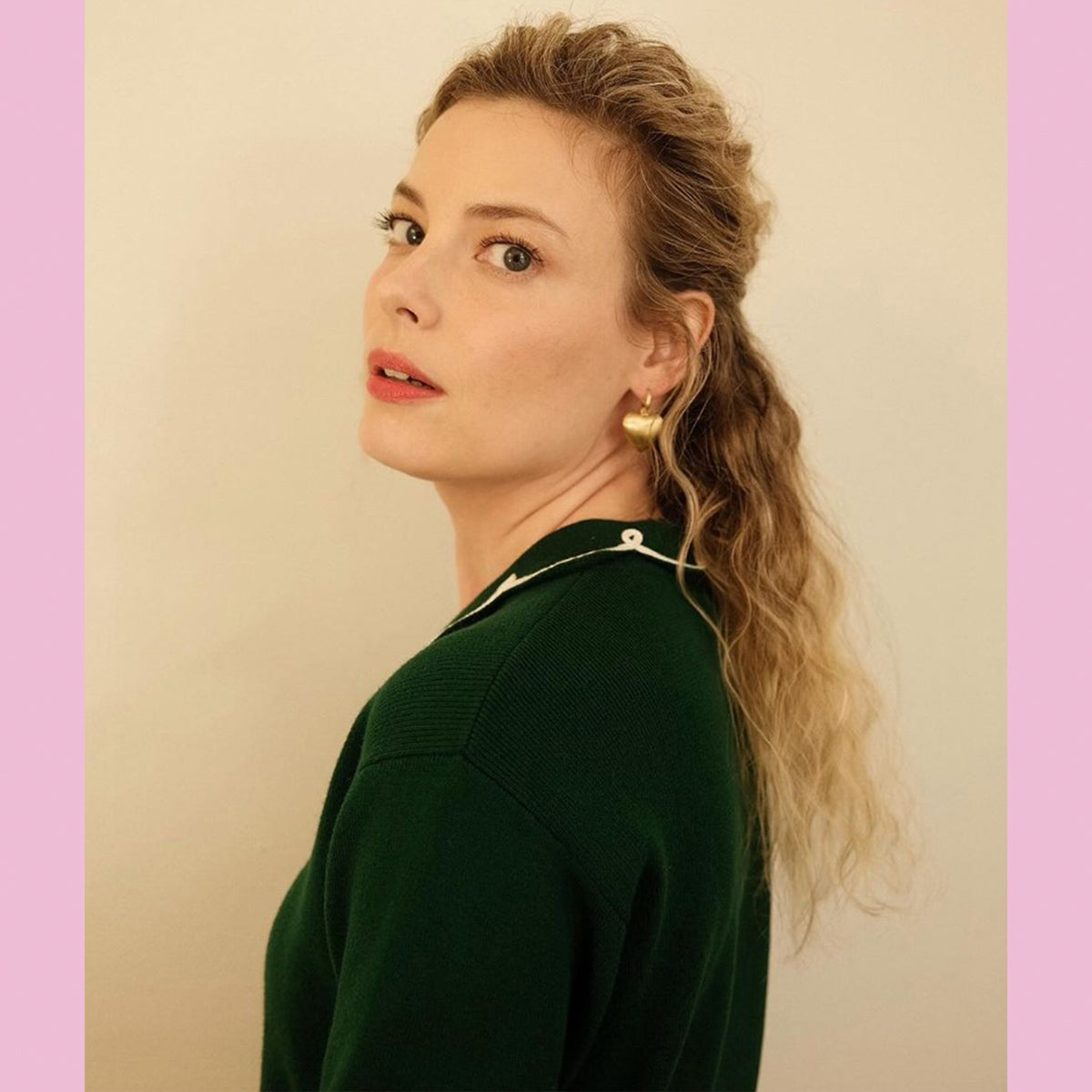 Worn by Gillian Jacobs – Irene Neuwirth